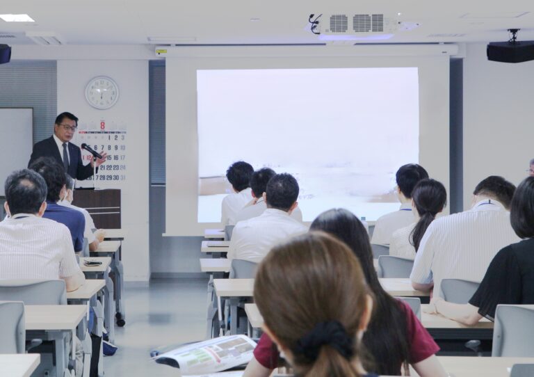 令和6年度CRIETOセミナー 岐阜薬科大学 学長 原 英彰先生講演会を開催しました - 東北大学病院臨床研究推進センター